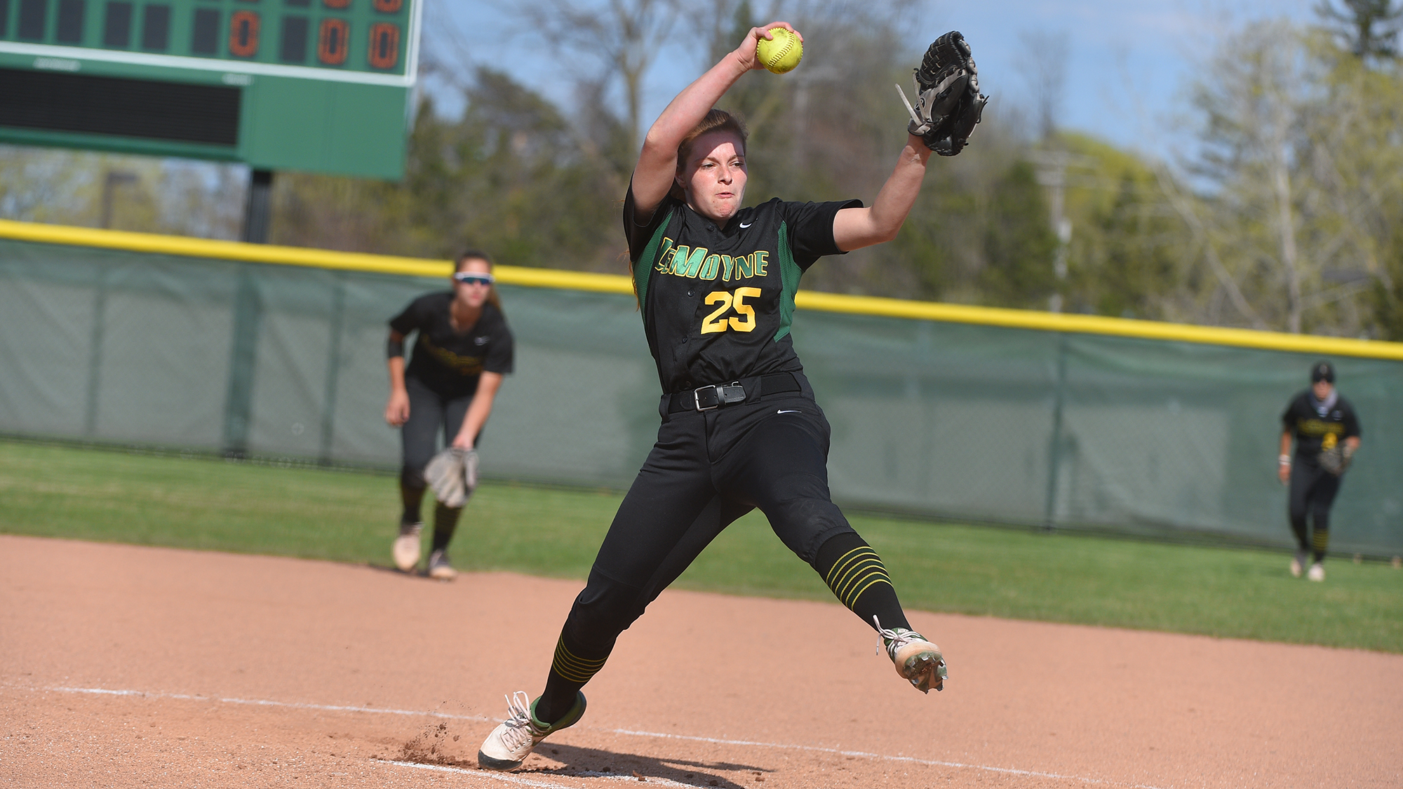 Laura Bennett - Softball - Le Moyne College Athletics