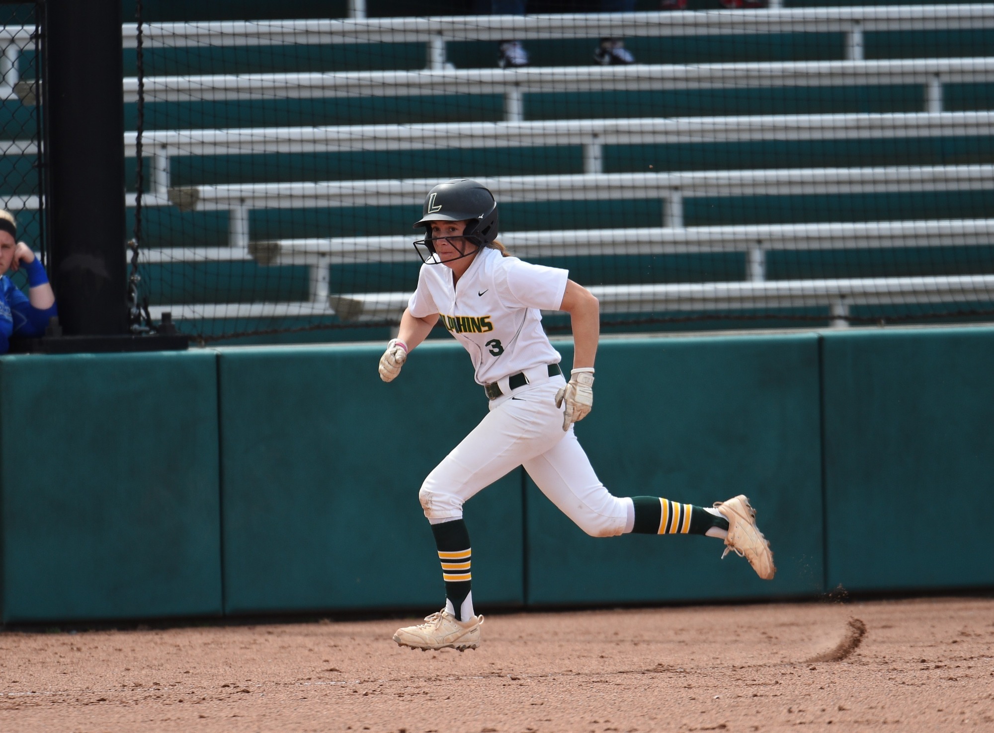 SOFTBALL GETS CONFERENCE WIN AT SOUTHERN NEW HAMPSHIRE - Le Moyne ...