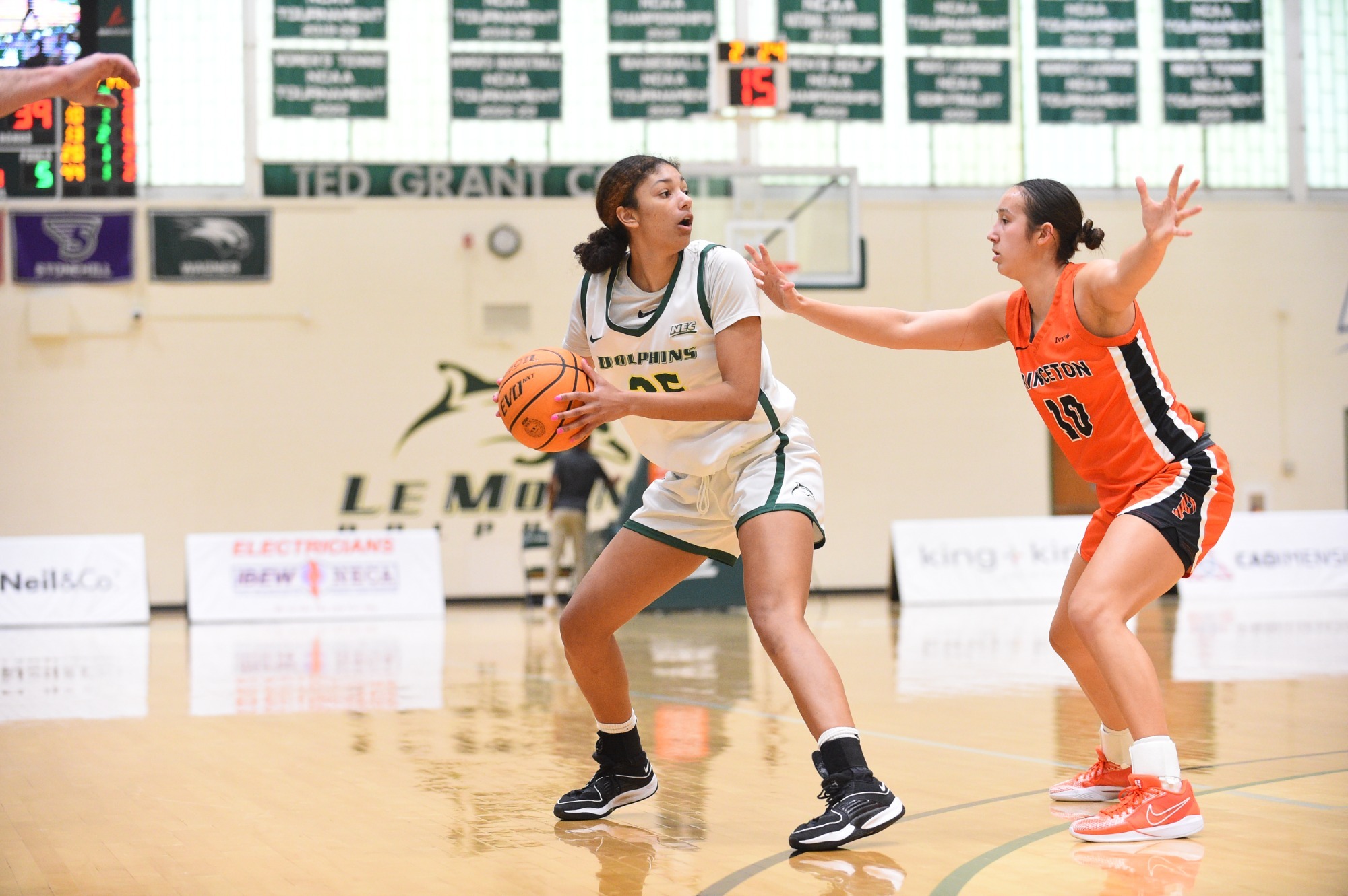 Leah Middleton - Women's Basketball - Le Moyne College Athletics