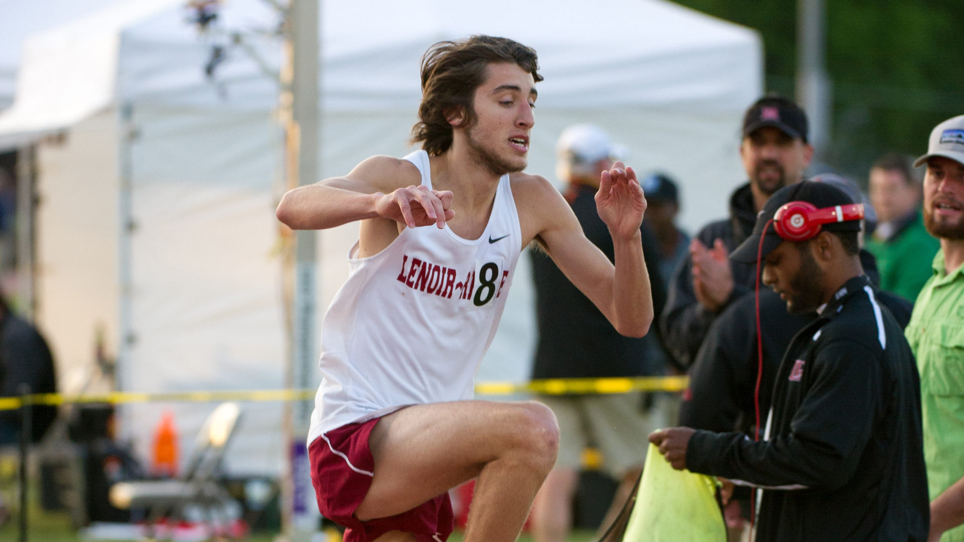 Derek Chavis - Men's Track and Field - Lenoir-Rhyne University Athletics