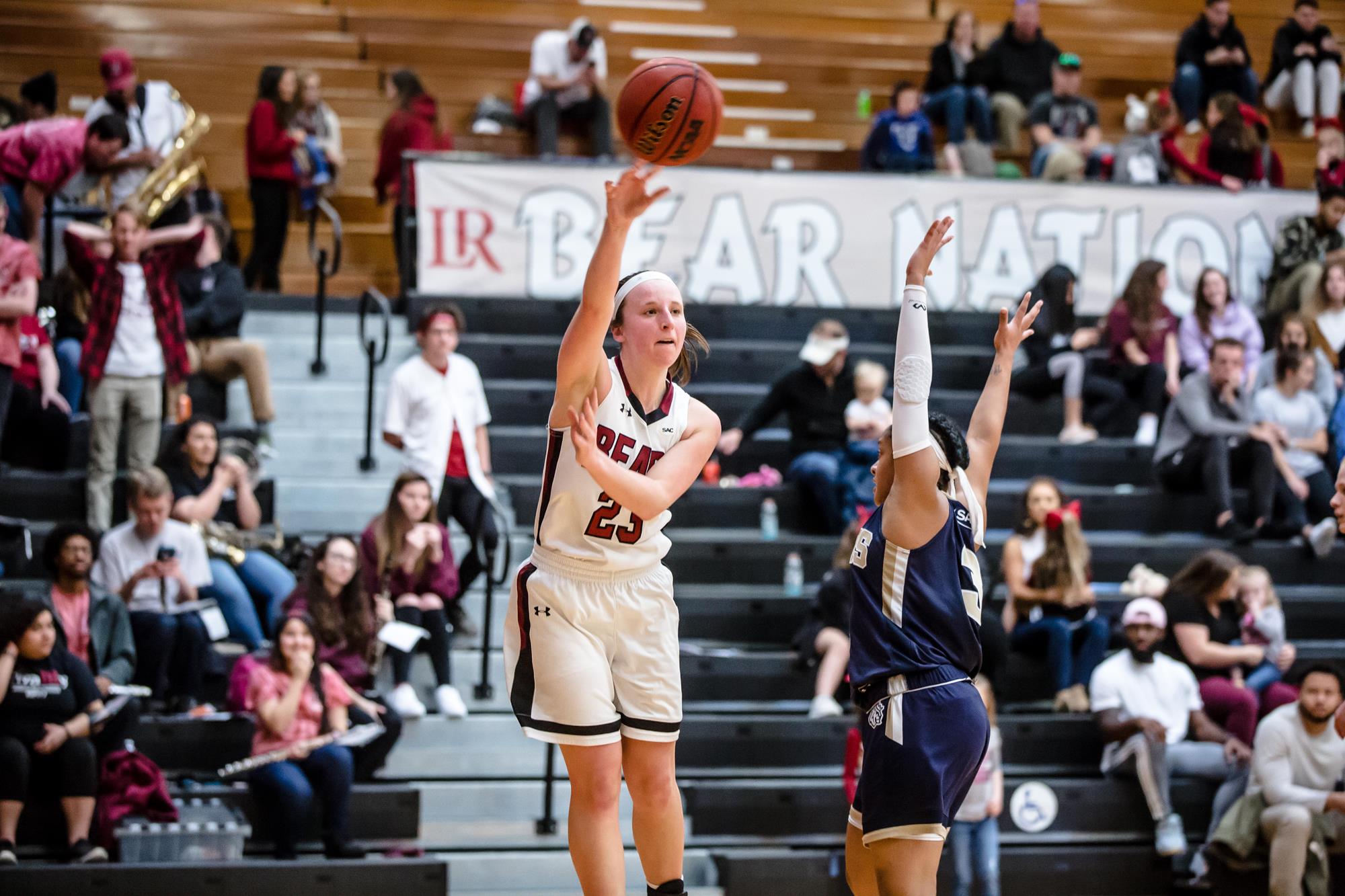 Bears Use Big 4th Quarter to Beat Queens 67-58 - Lenoir-Rhyne ...