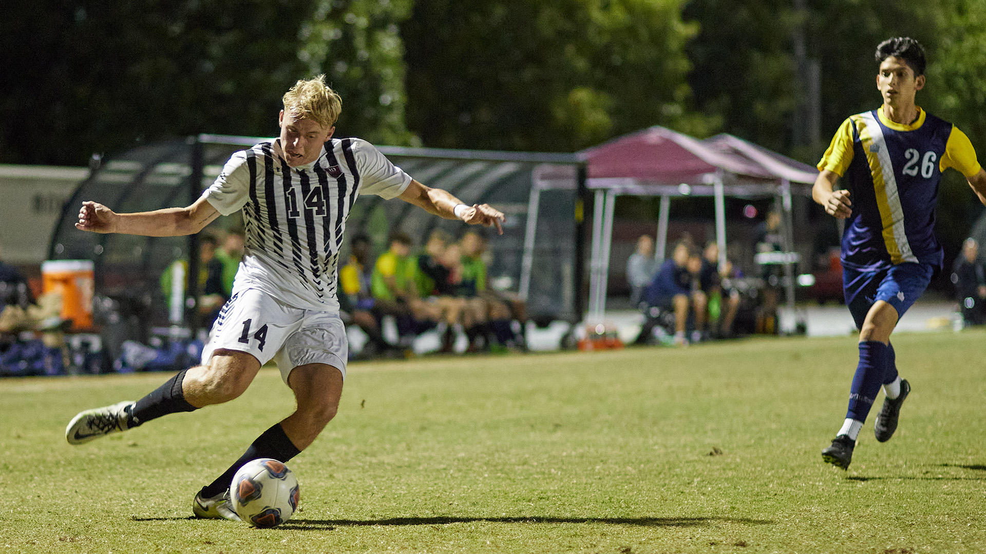 Men's Soccer Blanks Emory & Henry 2-0 - Lenoir-Rhyne University Athletics