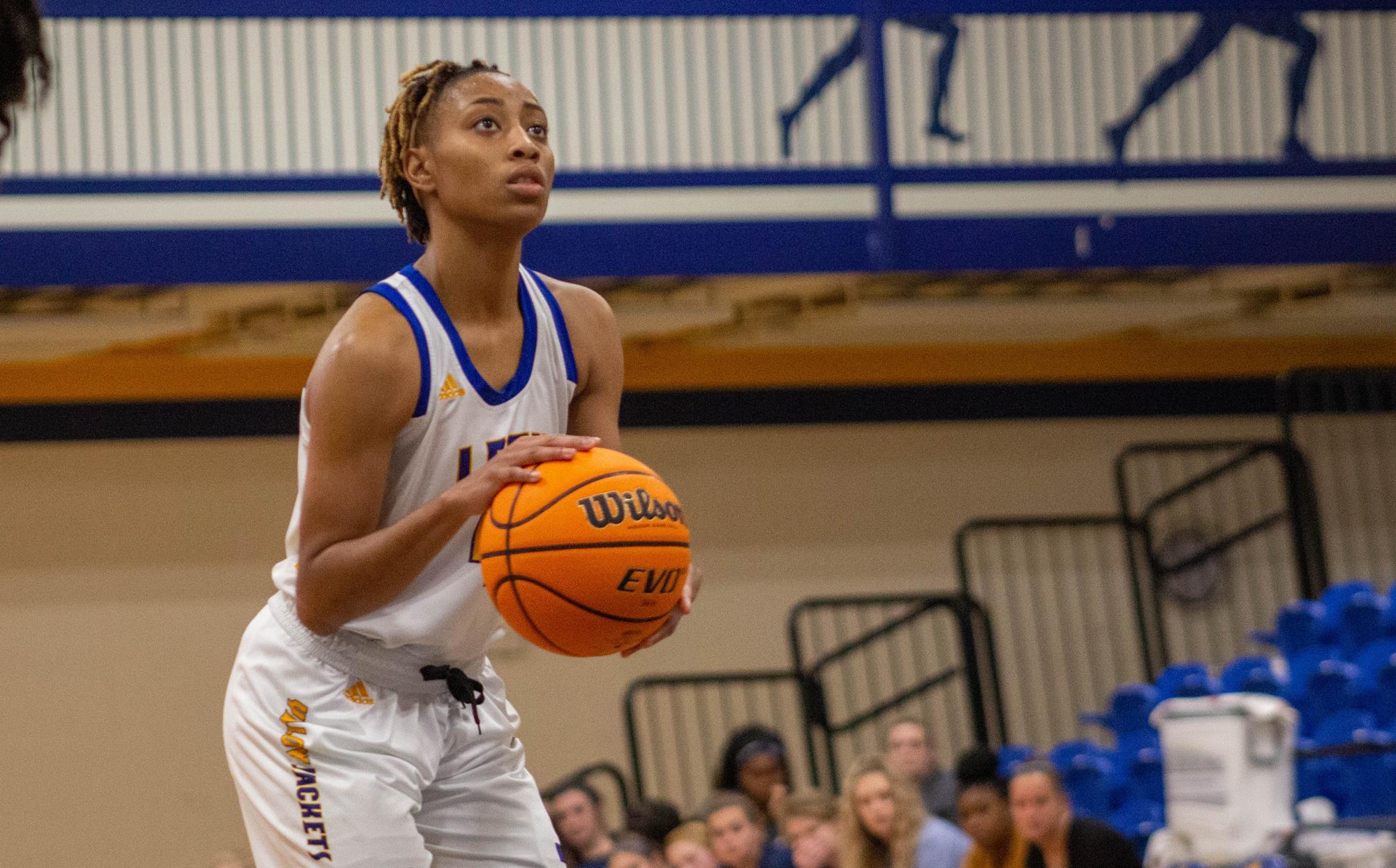 Keauna Whitfield - Women's Basketball - LeTourneau University Athletics