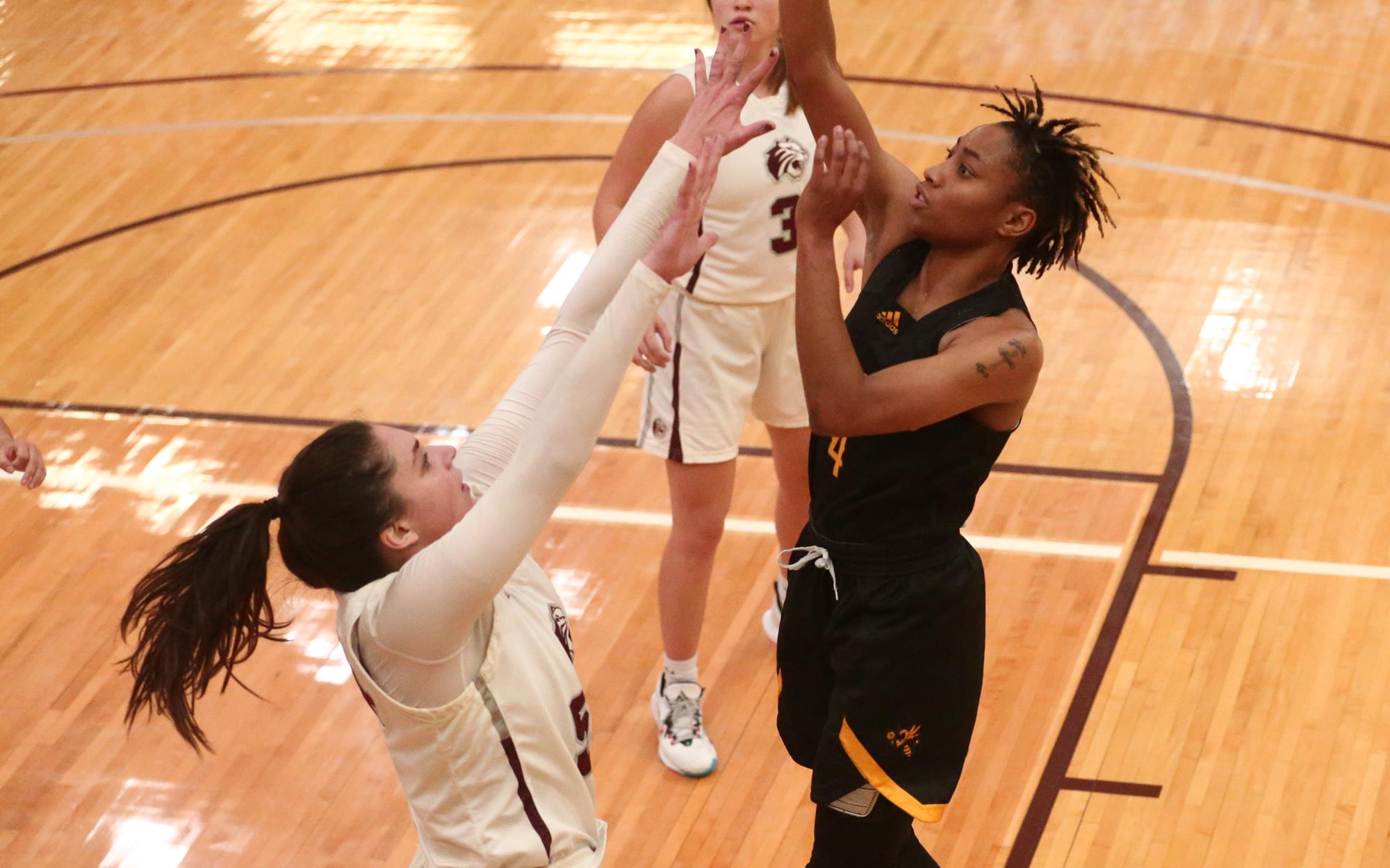 Keauna Whitfield - Women's Basketball - LeTourneau University Athletics