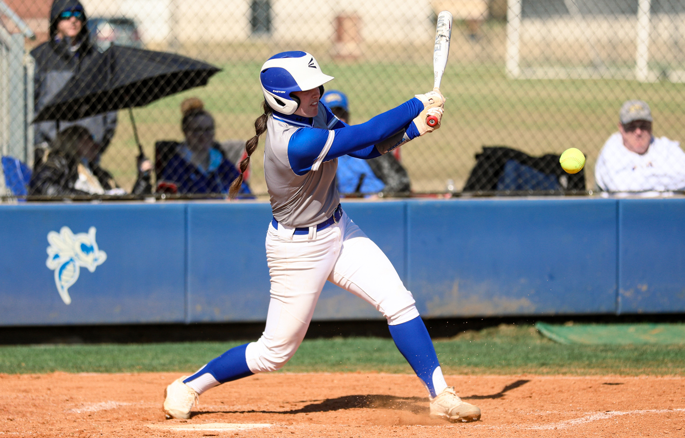 LETU Bounces Back in Nightcap at Trinity - LeTourneau University Athletics