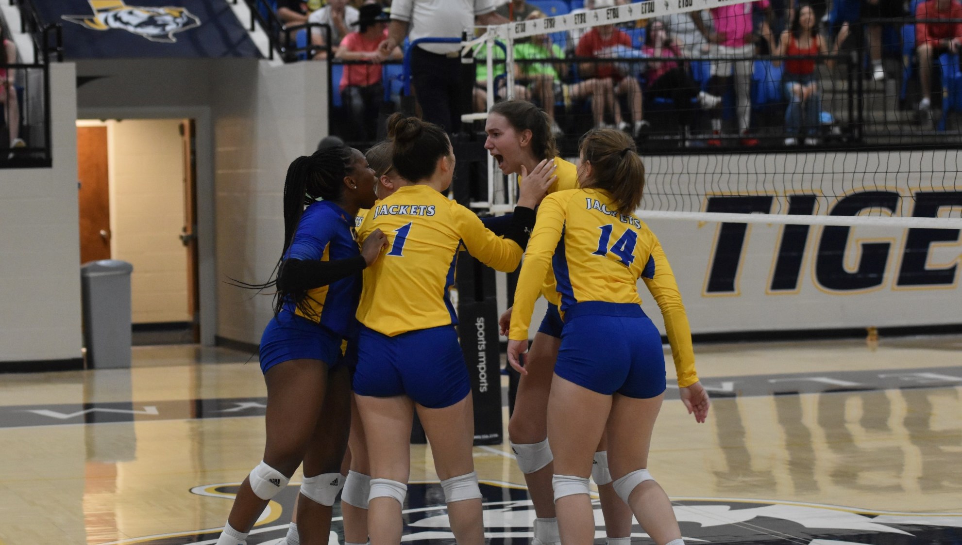 LETU Takes Down ETBU on the Road in Five - LeTourneau University Athletics