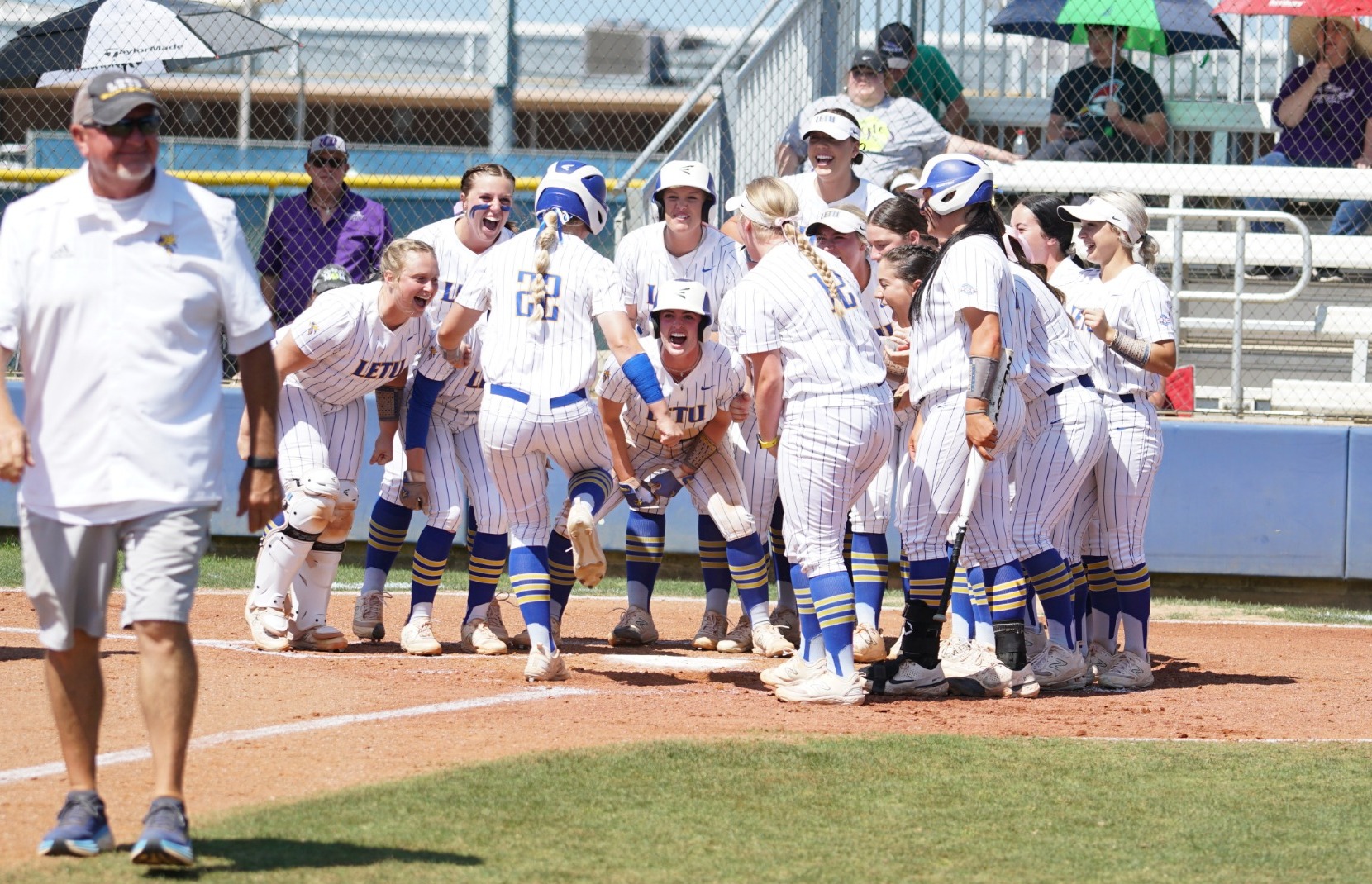 Softball Finishes Sweep of Ozarks on Senior Day - LeTourneau University ...