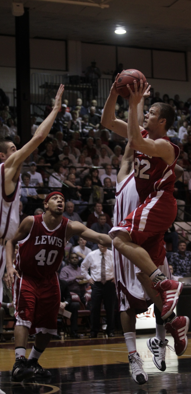 Justin Jarosz - Men's Basketball - Lewis University Athletics