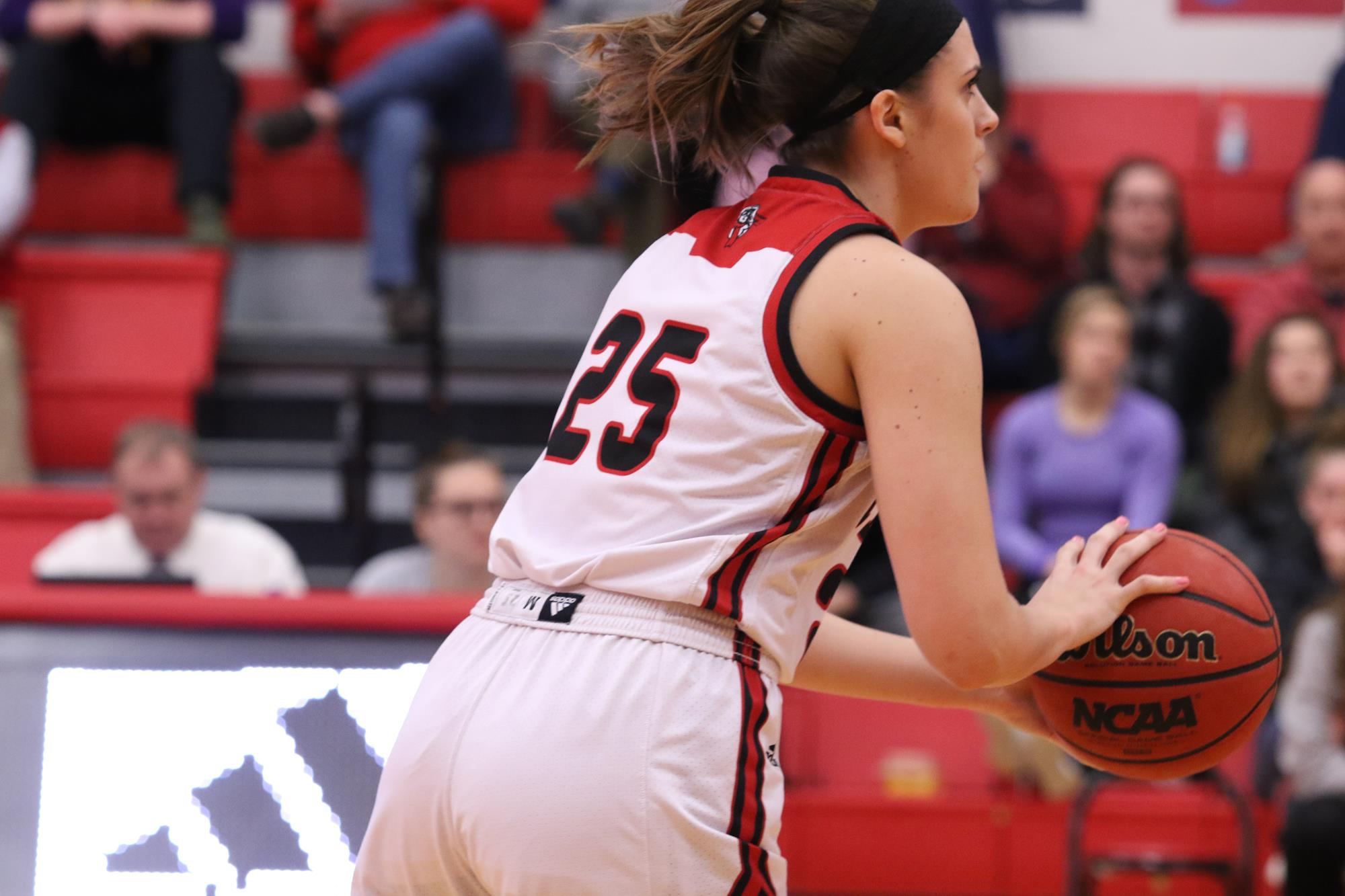 Katie Gardner - Women's Basketball - Lewis University Athletics