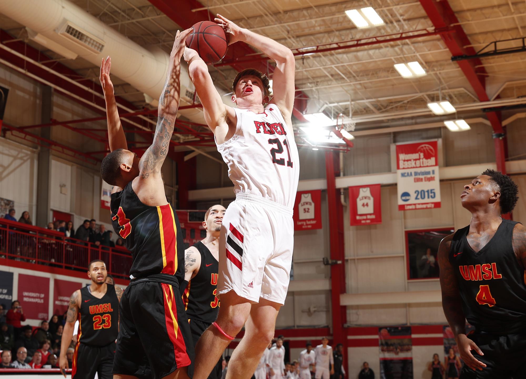 Brandon McCombs - Men's Basketball - Lewis University Athletics