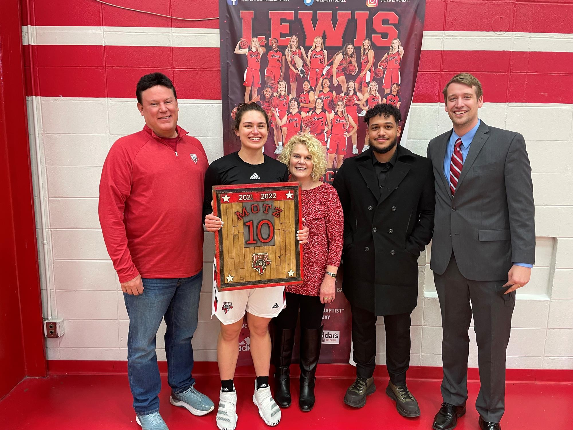 Amelia Motz - Women's Basketball - Lewis University Athletics