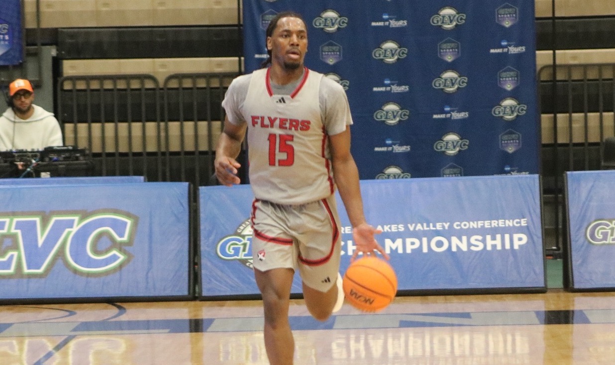 (3) Lewis Men's Basketball Defeats (6) UIS in GLVC Quarterfinals ...