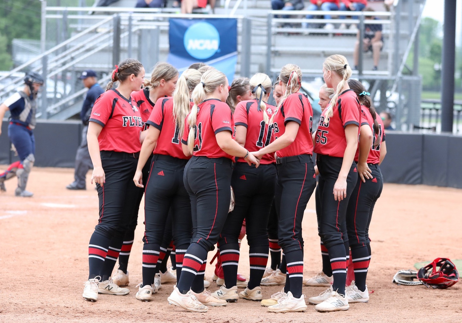 Lewis Softball Travels to Indianapolis for NCAA II Softball Tournament; Takes on Saginaw Valley ...