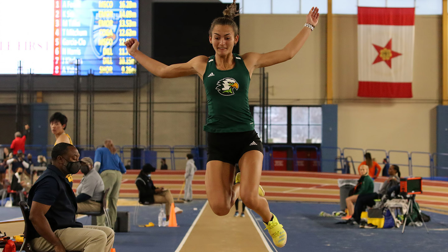 Kaylee Lowe - Women's Track and Field - Life University Athletics