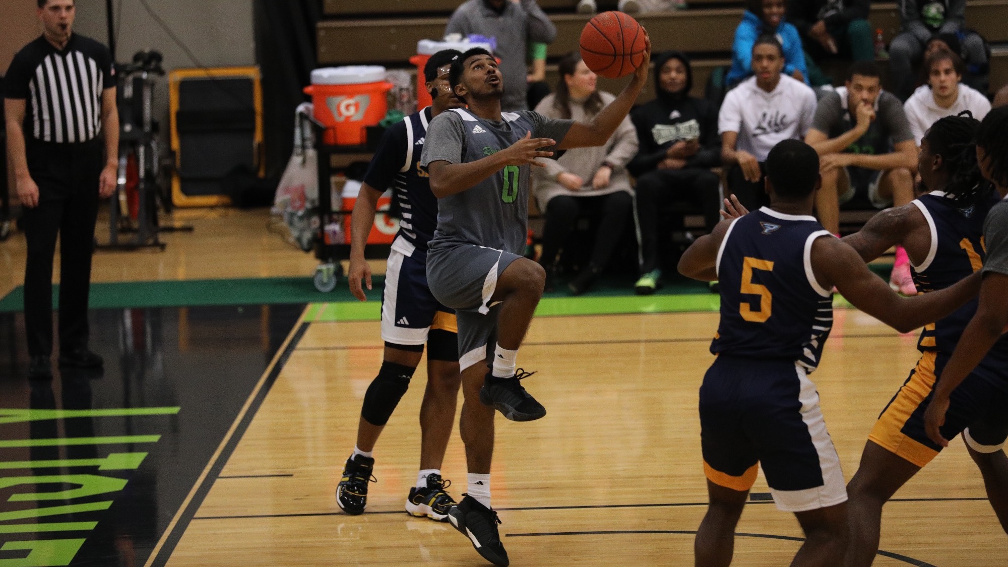 Men's Basketball Downs Loyola (La.) on the Road 86-68 - Life University ...