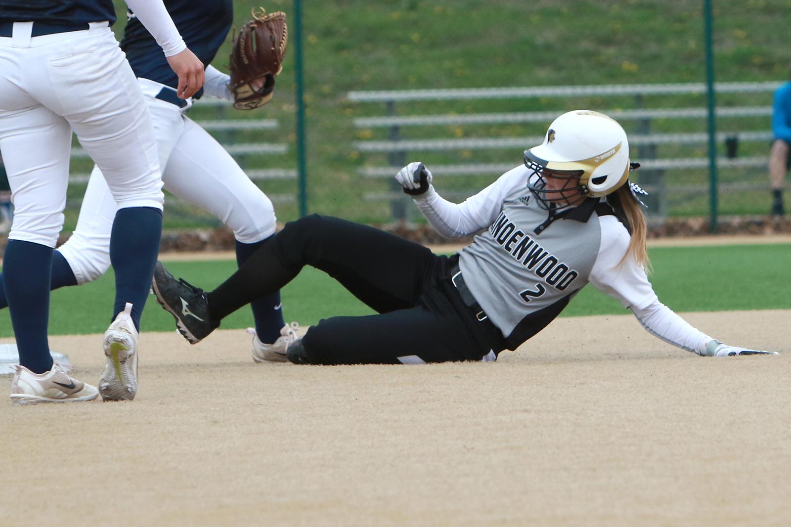 Adele Linderman - Softball - Lindenwood University Athletics