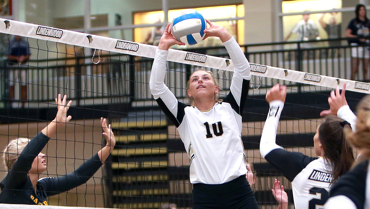 Women's Volleyball Sweeps SBU in GLVC Opener - Lindenwood University Athletics