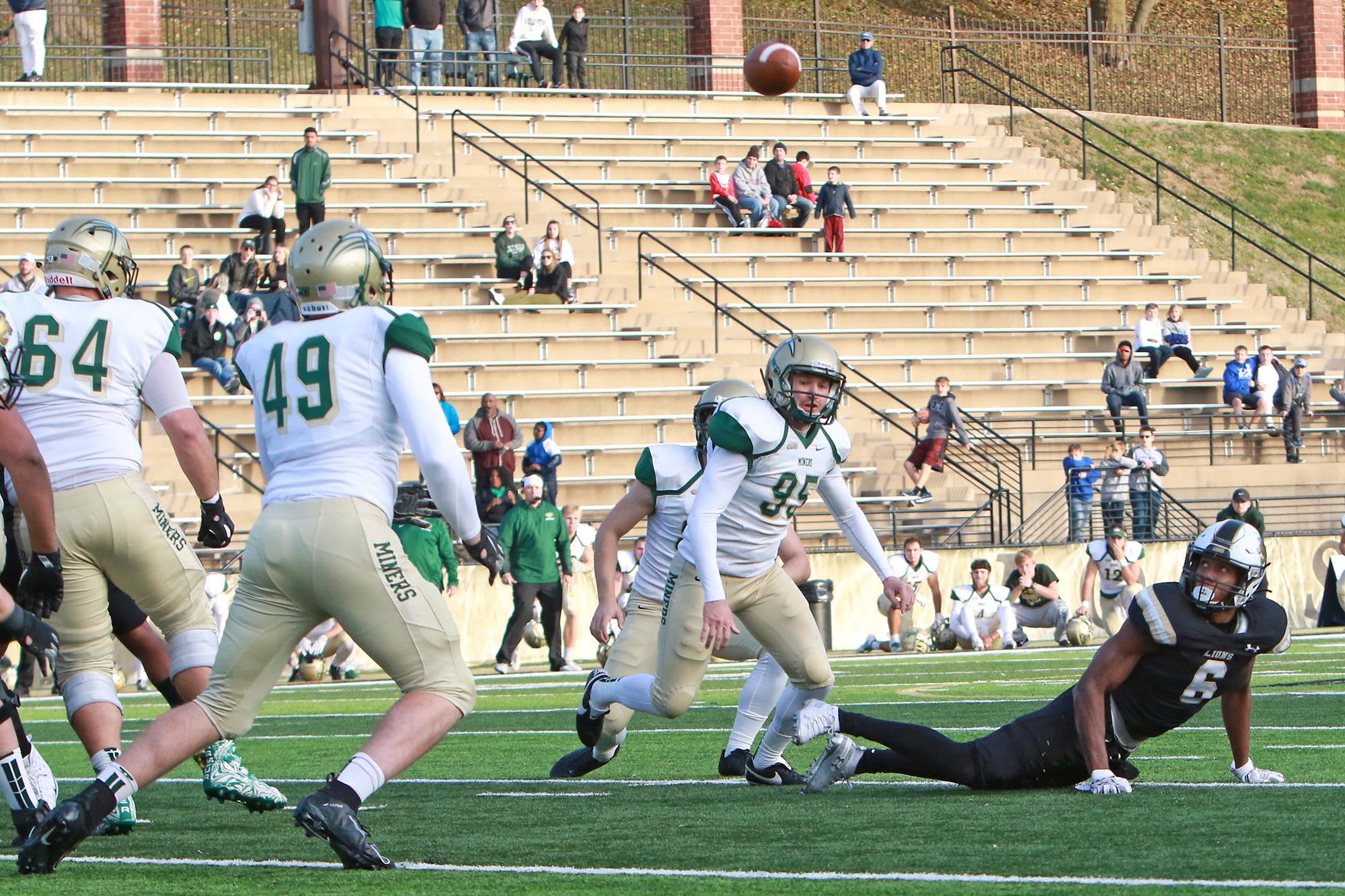 Jordan Perry - Football - Lindenwood University Athletics