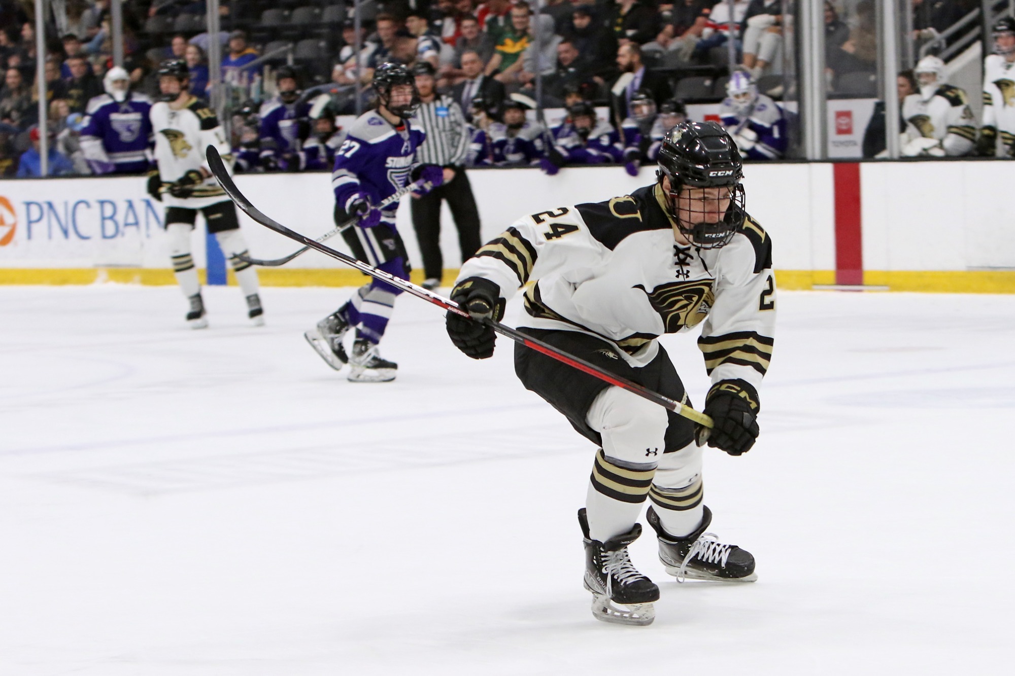 Men’s Ice Hockey Dazes #3 Wisconsin with Tie - Lindenwood University ...