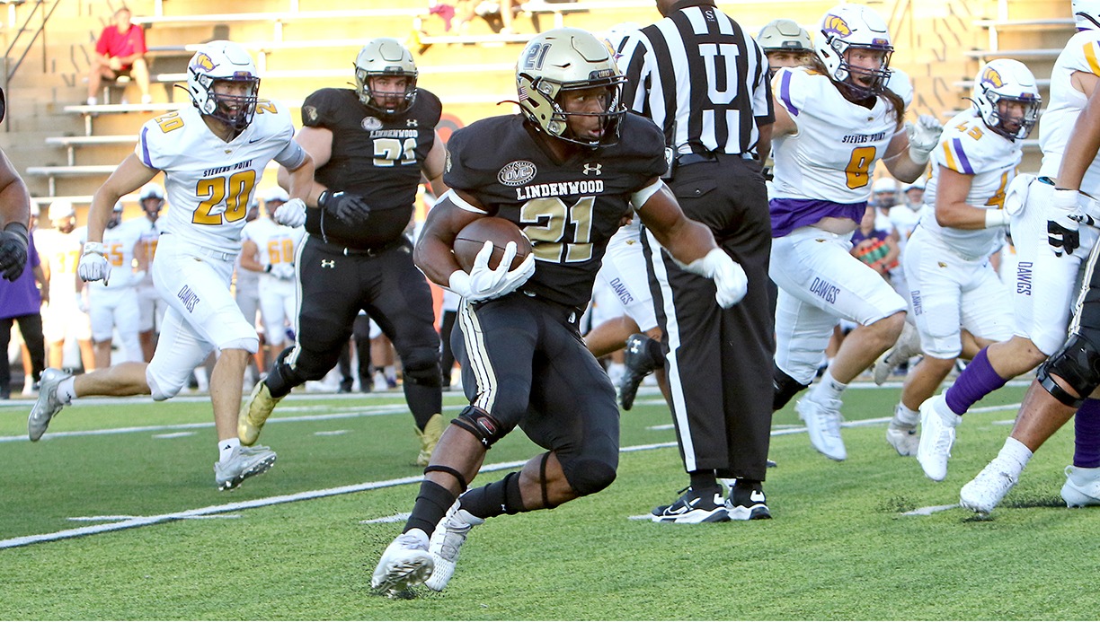 Football Rolls Past Wisconsin-Stevens Point in Season Opener ...