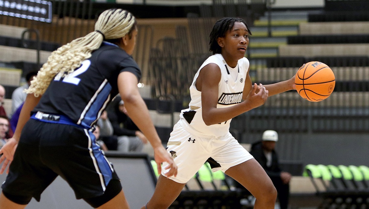 Cunningham Scores 17 in Loss For Women's Basketball - Lindenwood ...