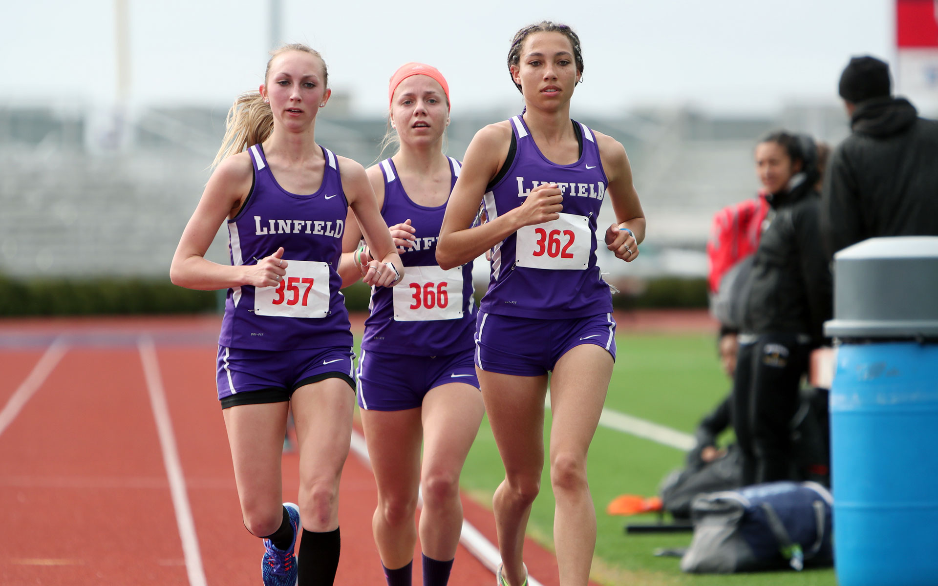 Kelly Roth - Track & Field - Linfield University Athletics