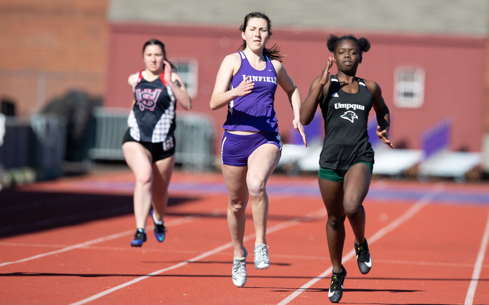 Juliet Arnswald - Track & Field - Linfield University Athletics