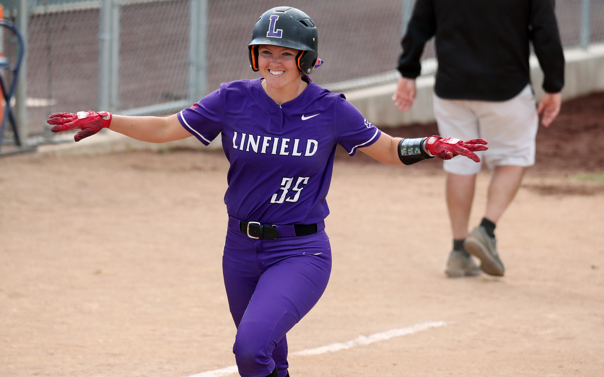 Katie Phillips - Softball - Linfield University Athletics