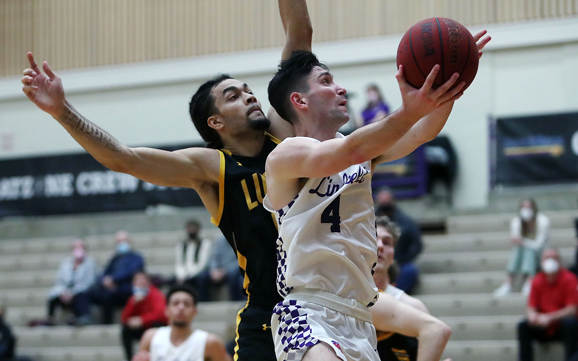 Dempsey Roggenbuck - Men's Basketball - Linfield University Athletics
