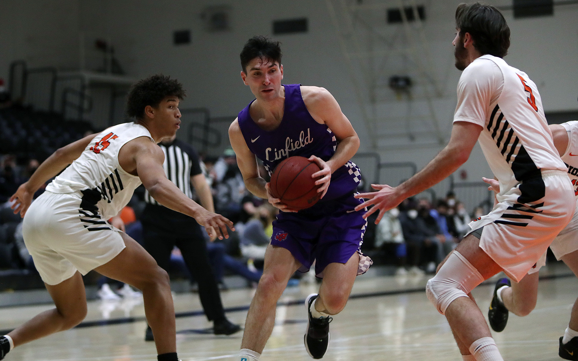Dempsey Roggenbuck - Men's Basketball - Linfield University Athletics
