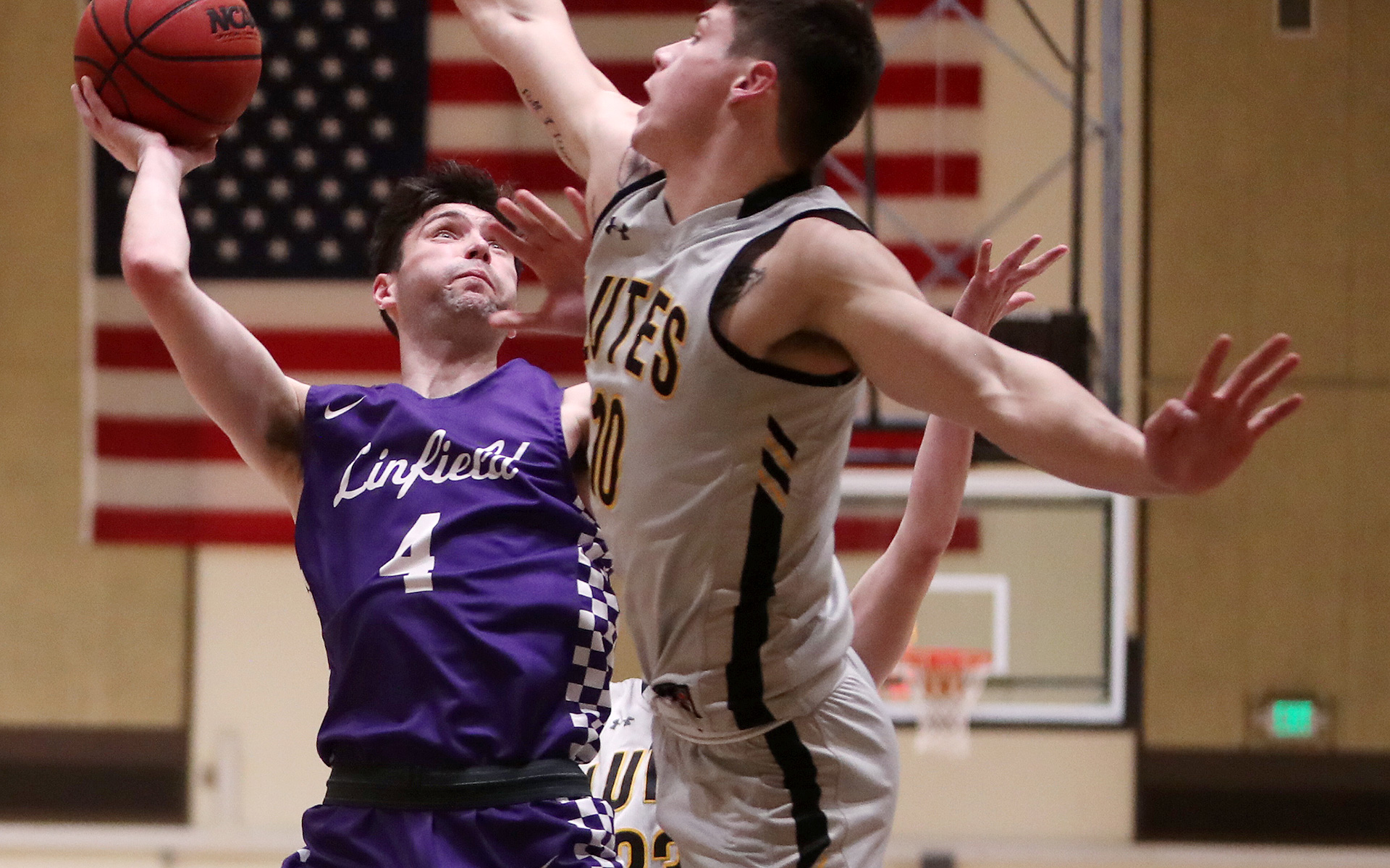 'Cats down Lutes, keep regular-season title hopes alive - Linfield ...