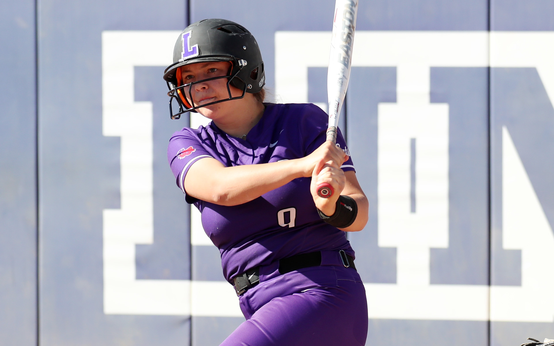 La Verne scores two one-run victories over Linfield - Linfield ...