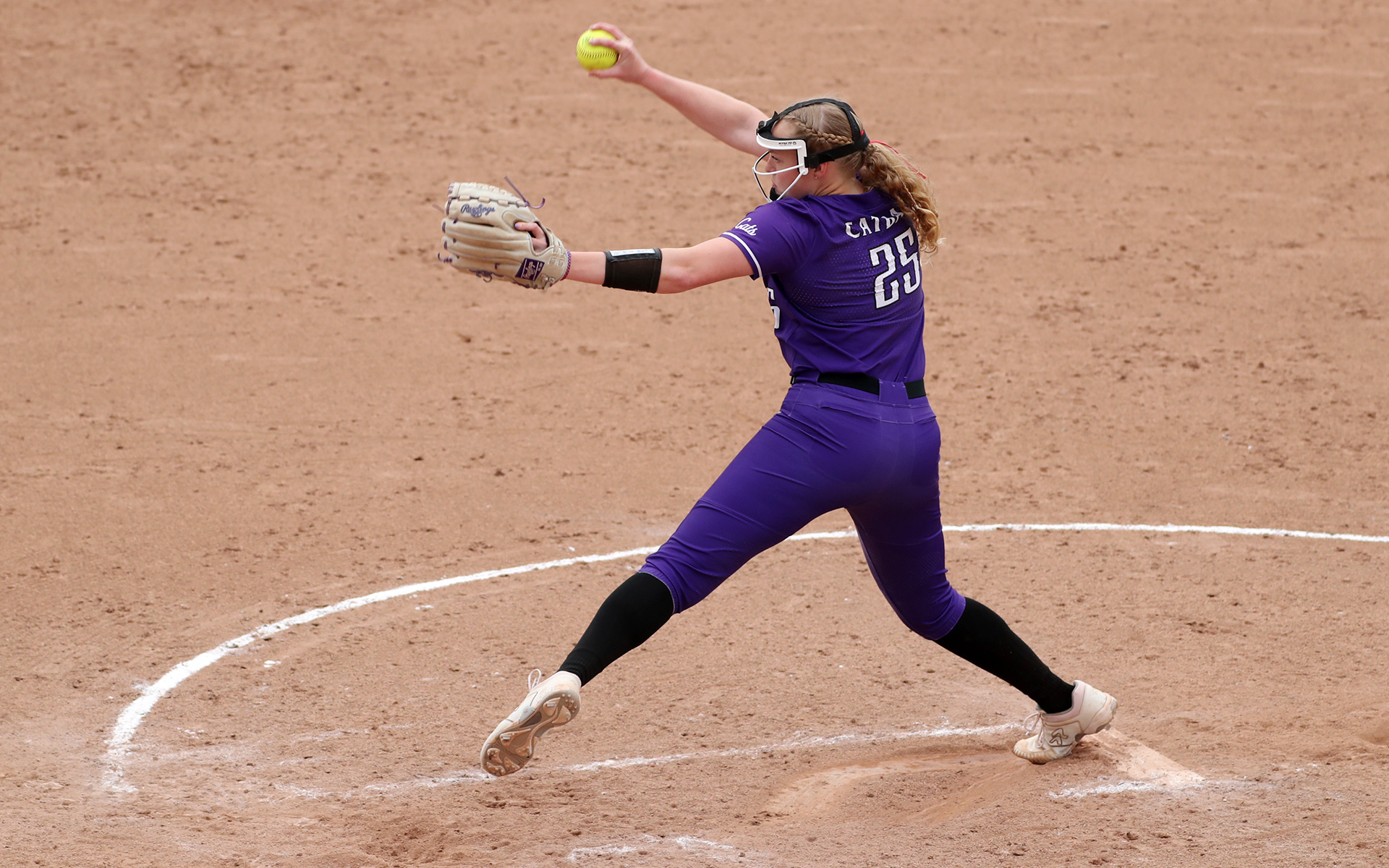 Linfield tops GFU 3-1 and 8-4, takes charge of NWC - Linfield ...