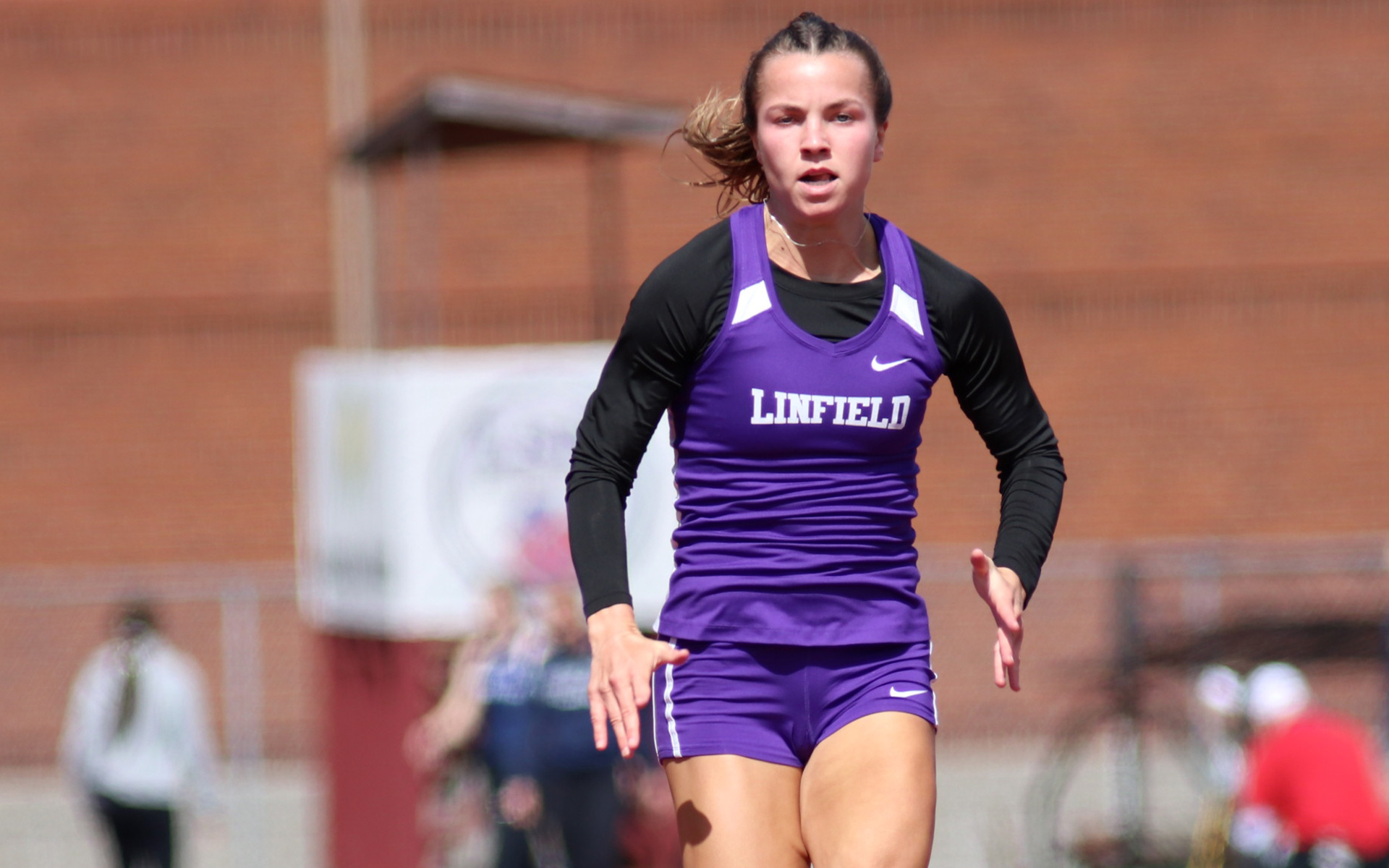 Kenzie Feinglas - Track & Field - Linfield University Athletics