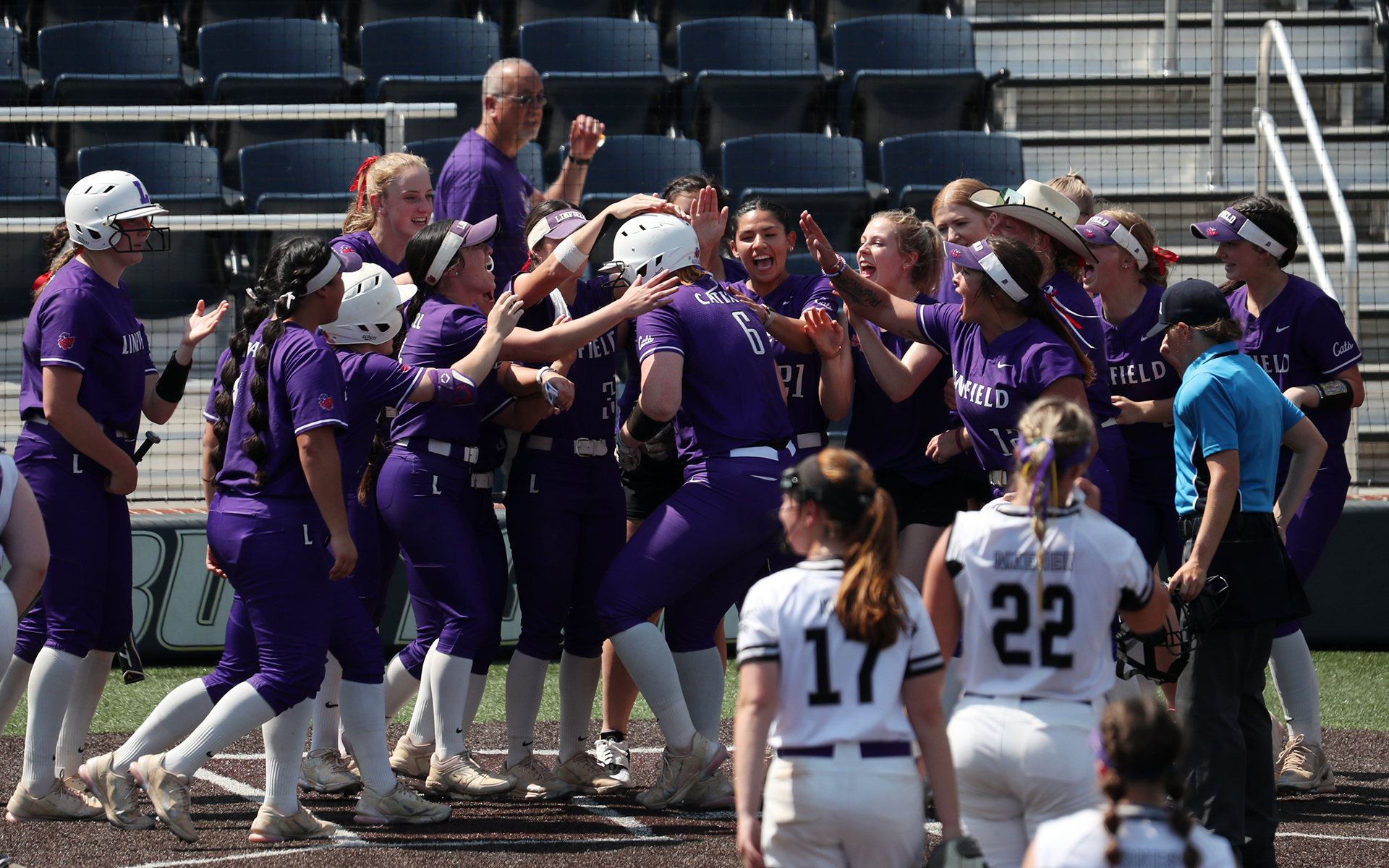 Abi Proffitt - Softball - Linfield University Athletics