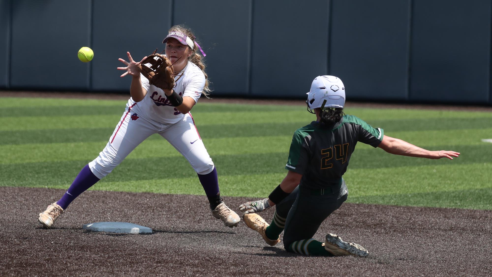 Linfield's title quest ends deep in the heart of Texas - Linfield ...