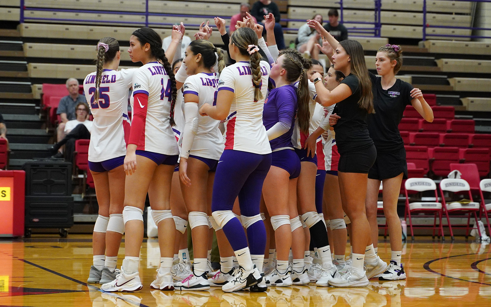 Wildcats take third set, drop match 3-1 to Pioneers - Linfield ...