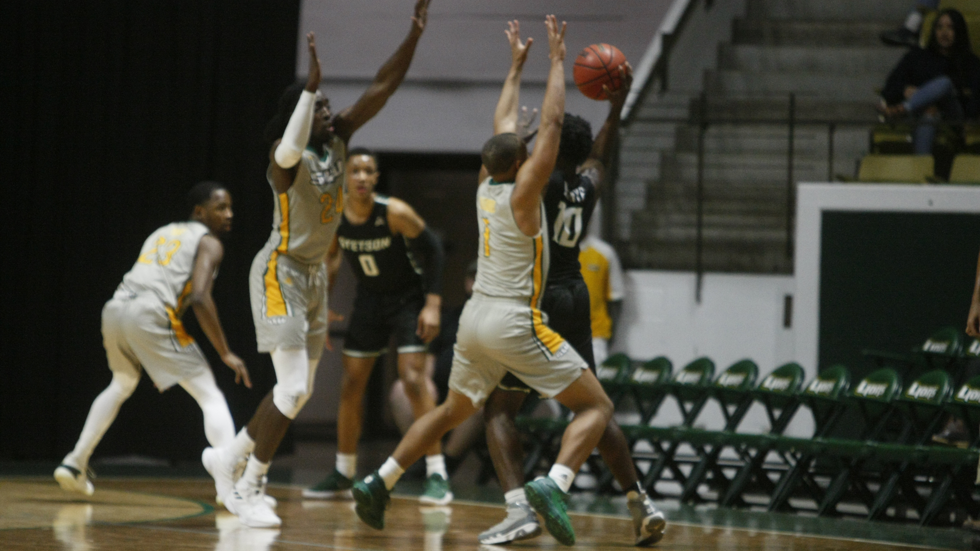 Jeremiah Saunders - Men's Basketball - Southeastern Louisiana ...