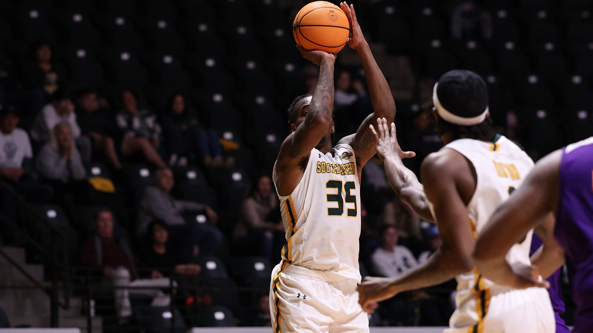 Okafor’s Career Night Helps Lions to 83-74 Win over Islanders ...