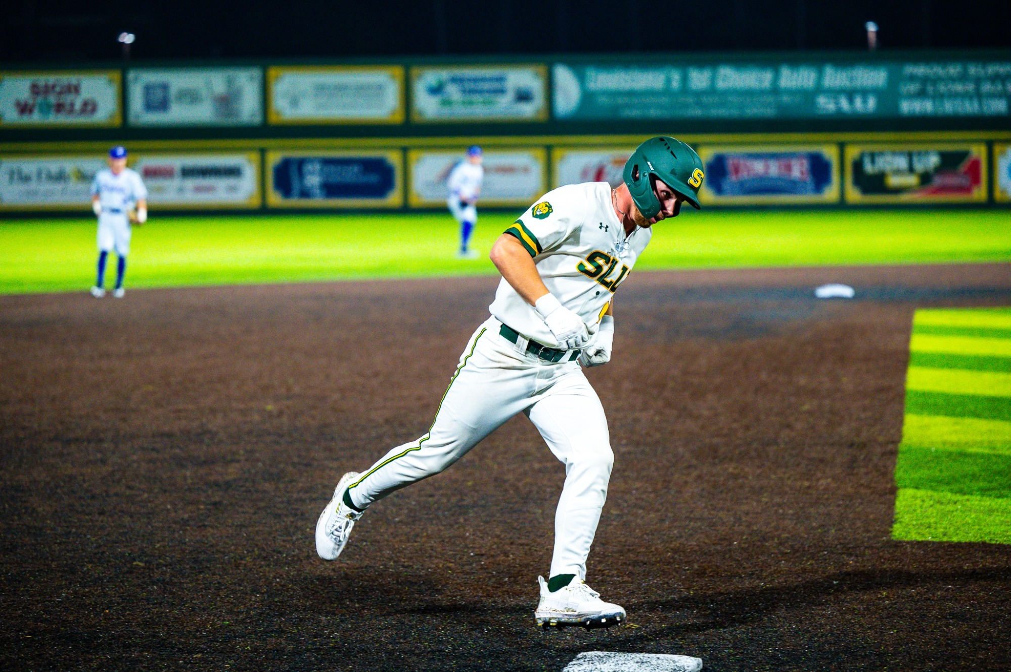 Lions Rally to Split Series; Finale Slated for Sunday - Southeastern ...