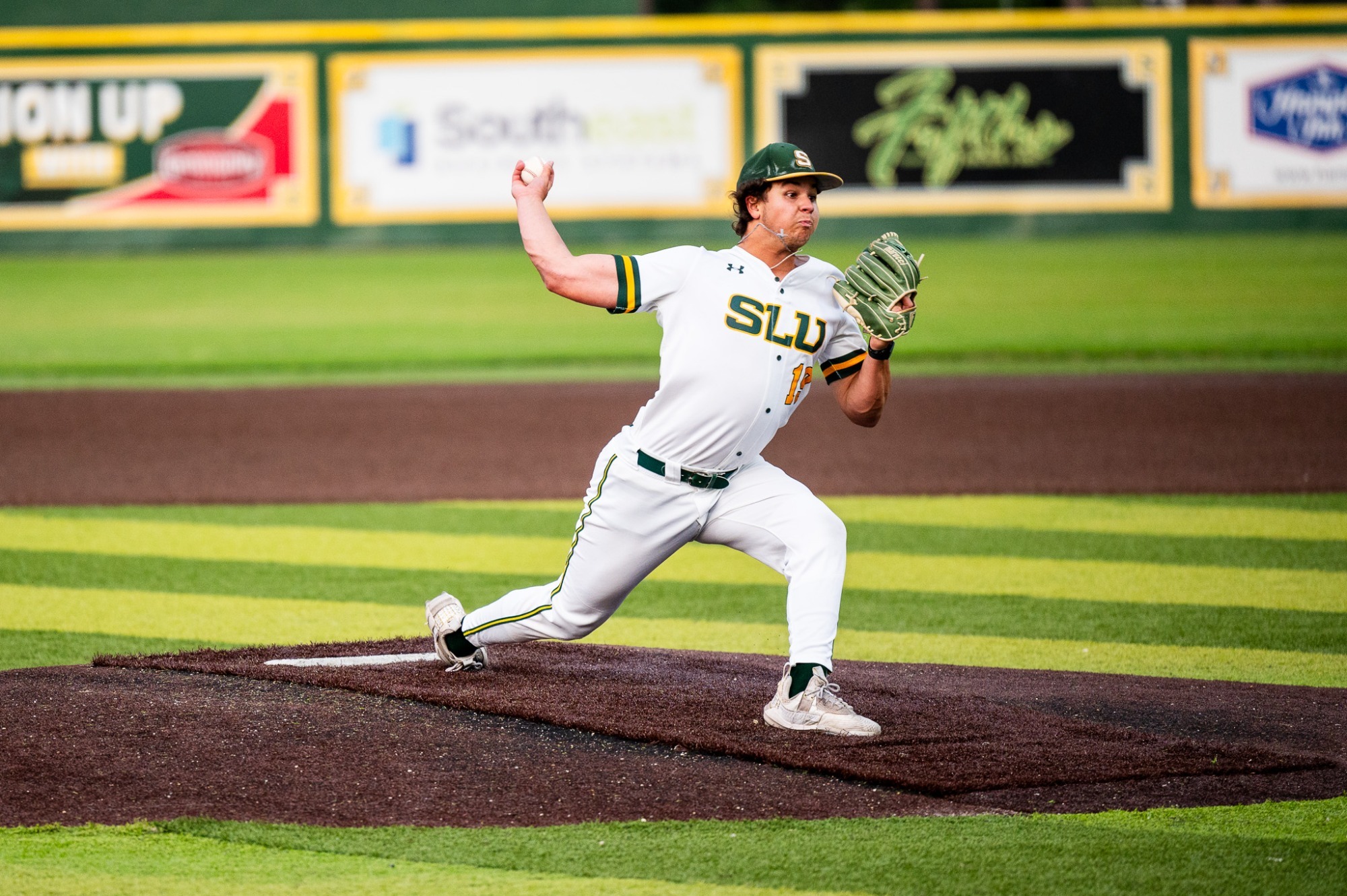 Ragin’ Cajuns Top SLU in Front End of Back-To-Back Games - Southeastern ...