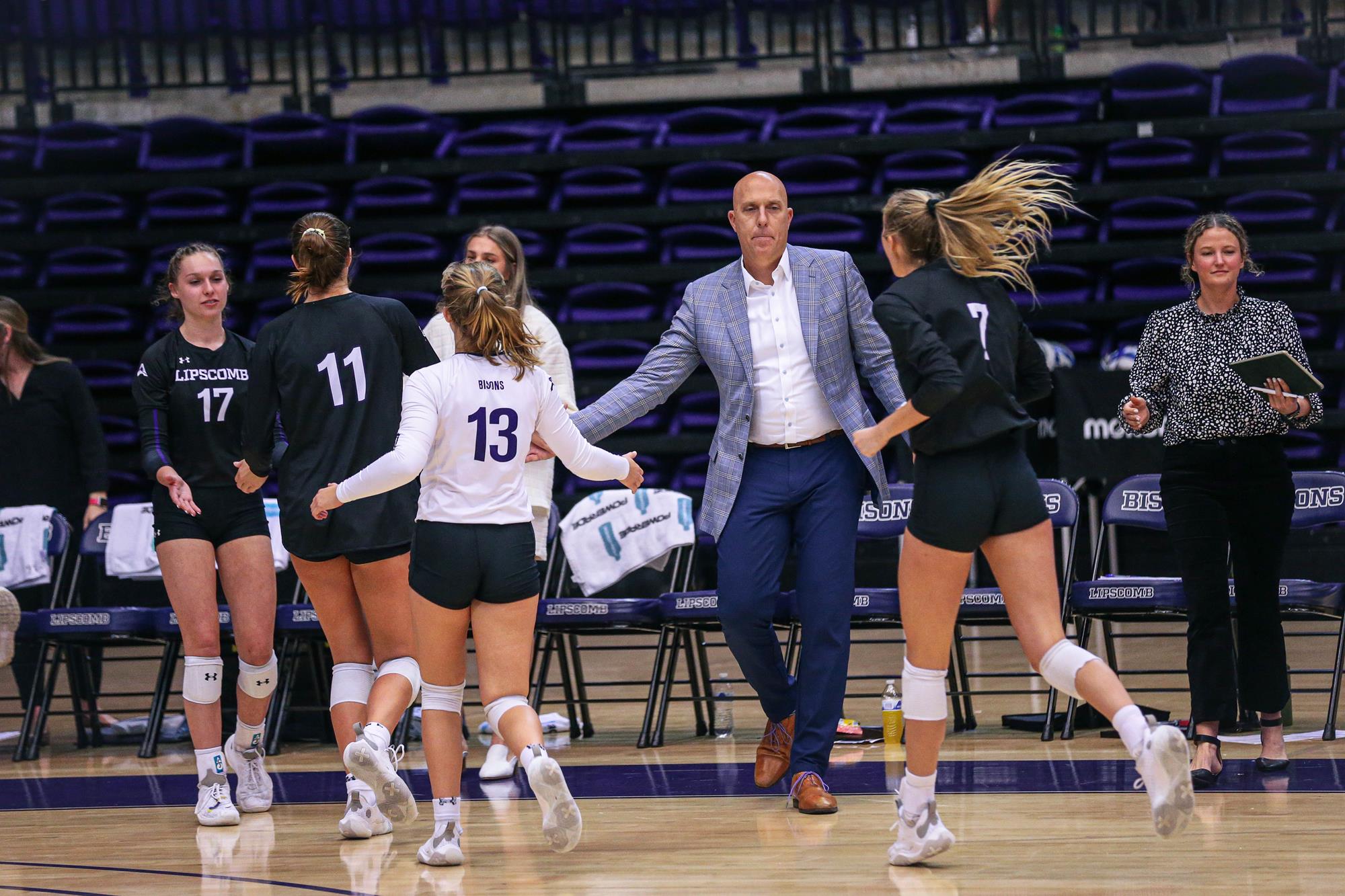Volleyball comes from behind to down Jacksonville State in 5-set ...