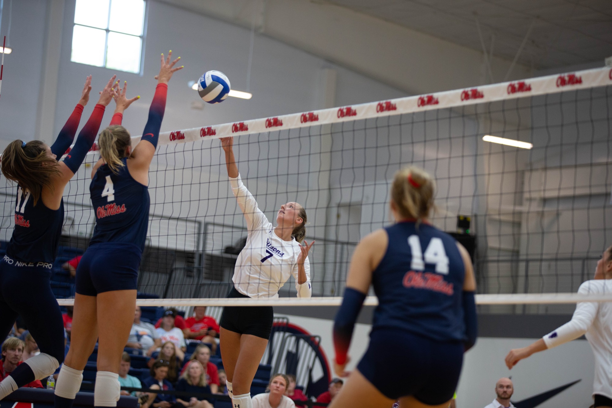 Volleyball drops three-set match to Omaha - Lipscomb University