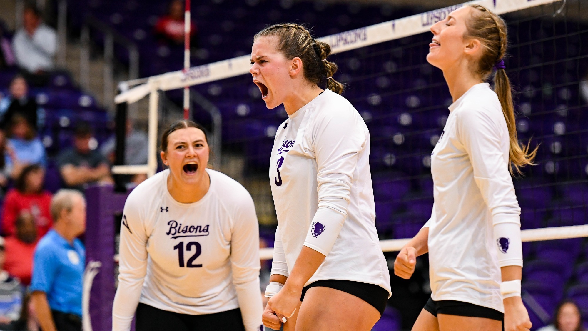 Volleyball Wins Final Road Test in Five - Lipscomb University