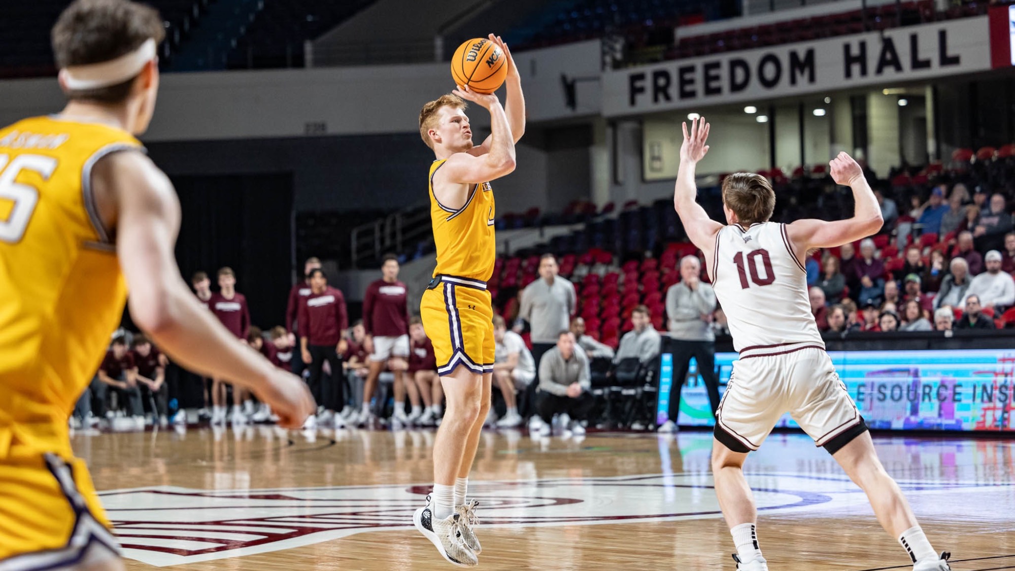 Men's Basketball Uses Late Surge To Down Austin Peay - Lipscomb University