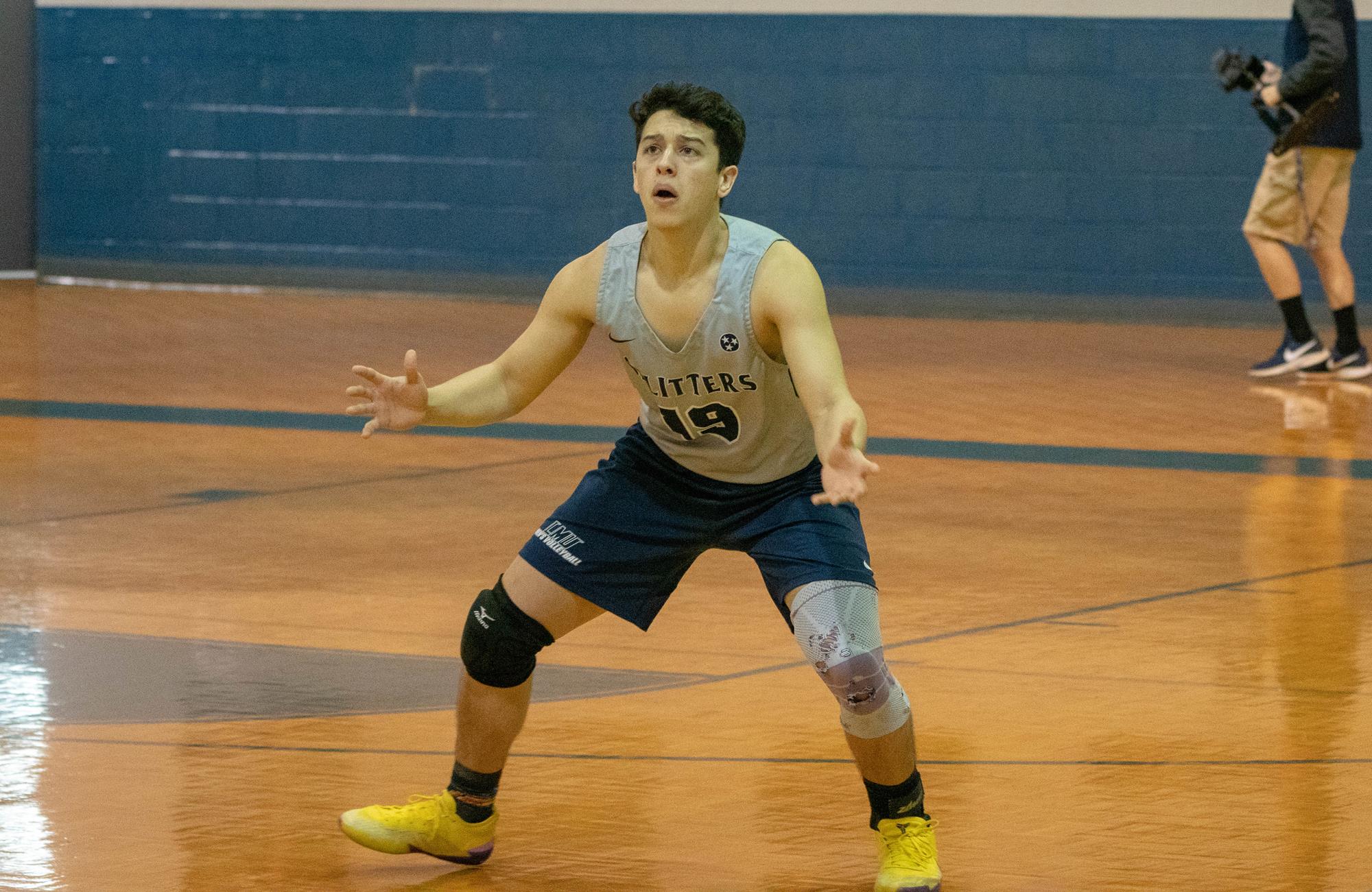 Men's volleyball capitalizes on Crusader errors for 3-2 win, fifth ...