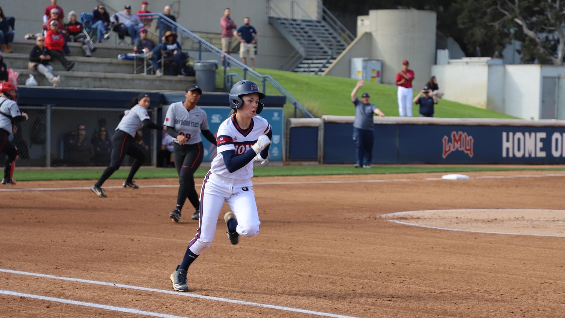 Kaley Robinson - Softball - Loyola Marymount University Athletics