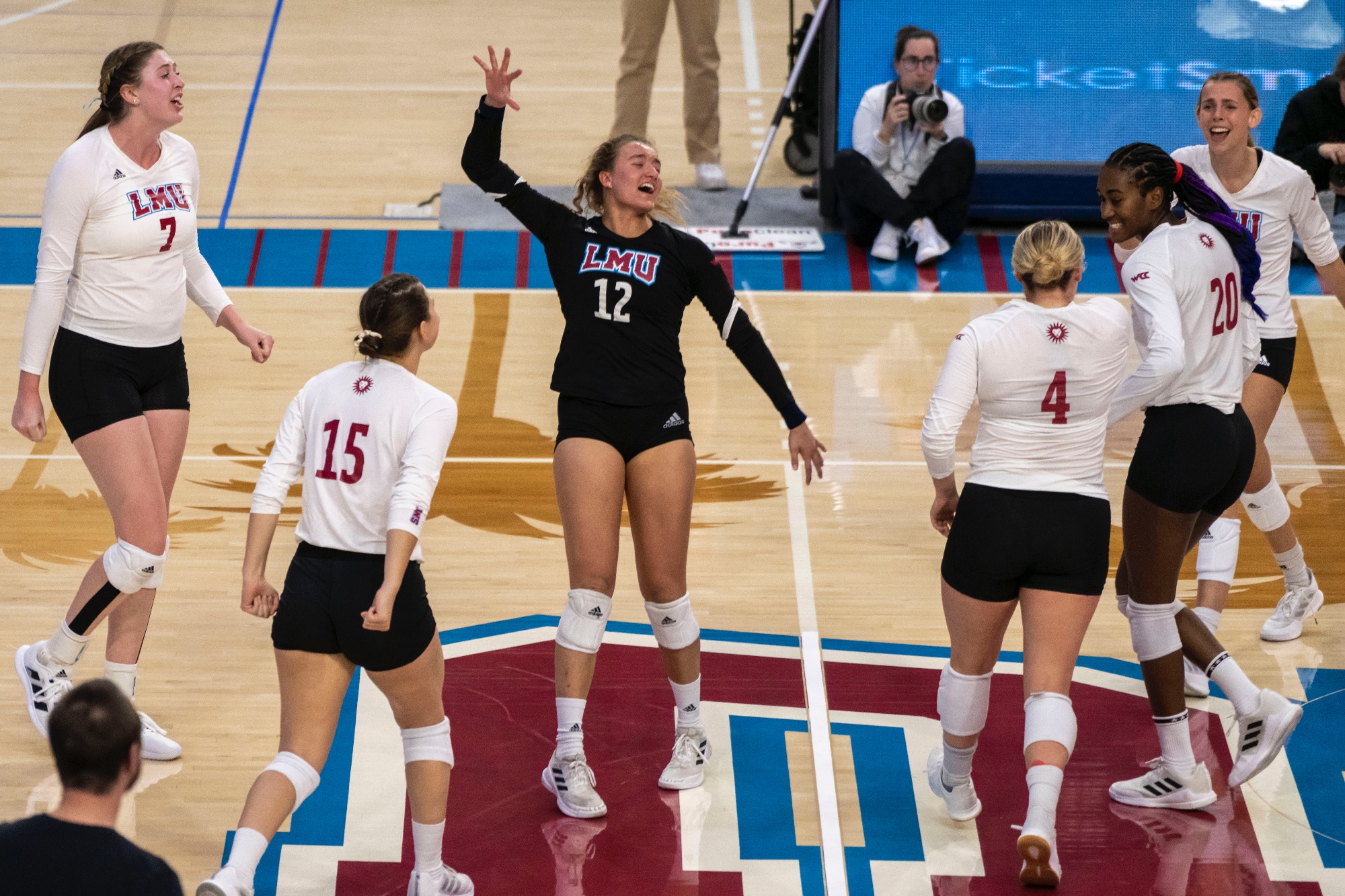 Kari Geissberger - Women's Volleyball - Loyola Marymount University ...