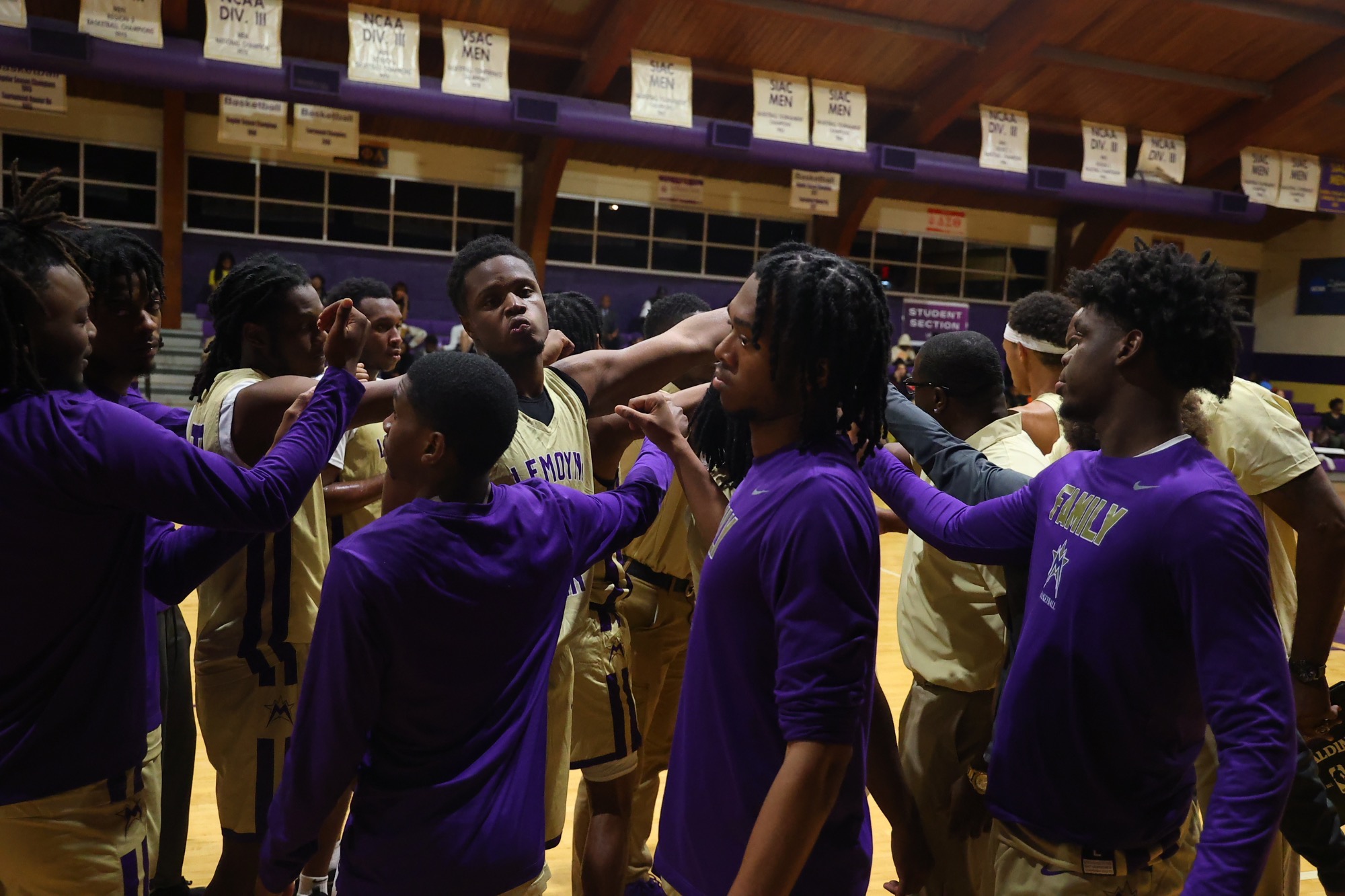 Magicians Fall 99-81 In Season Opener At Delta State - LeMoyne-Owen ...