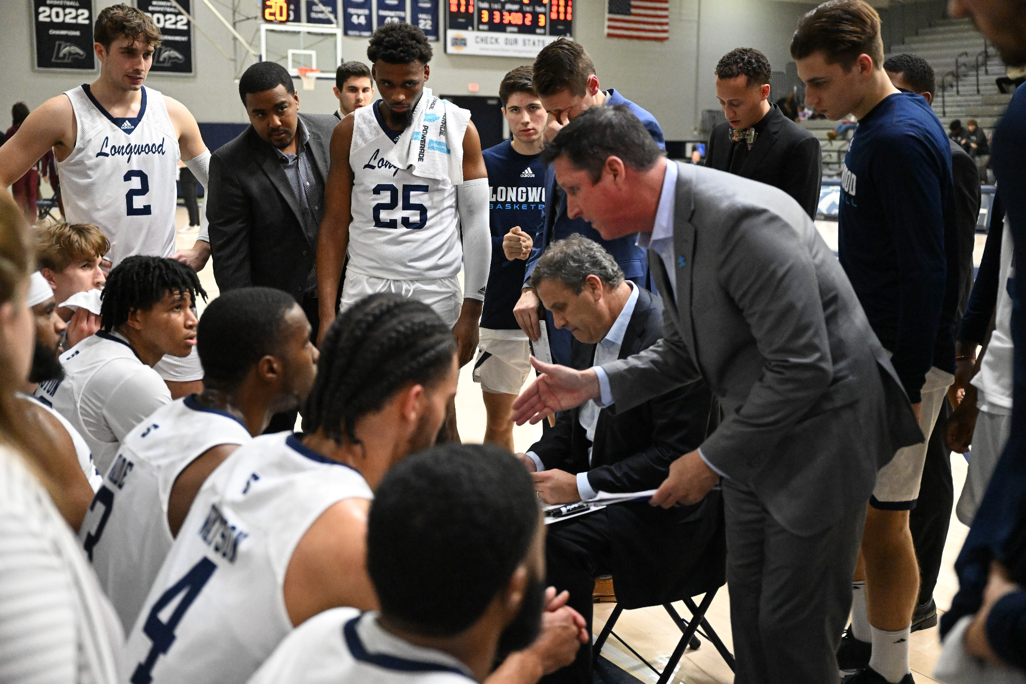 Mateo Esmeraldo - Men's Basketball - Longwood University Athletics